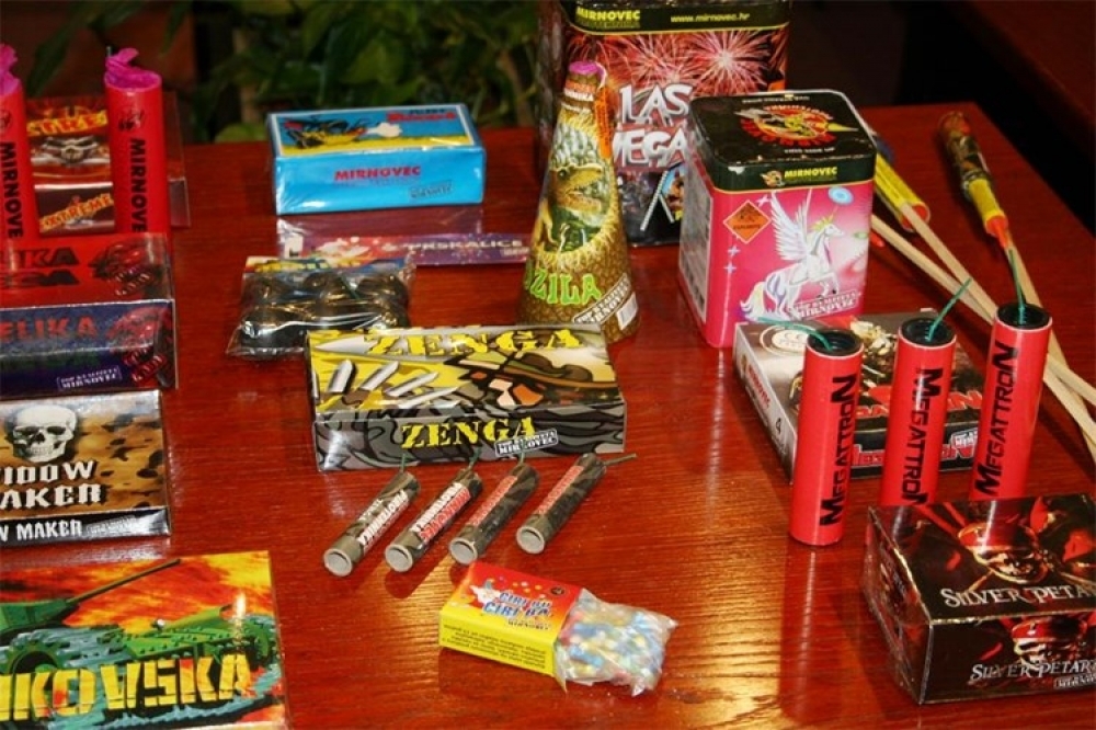 Labin: Maloljetnici koristili nedozvoljenu pirotehniku, slijedi im kazna