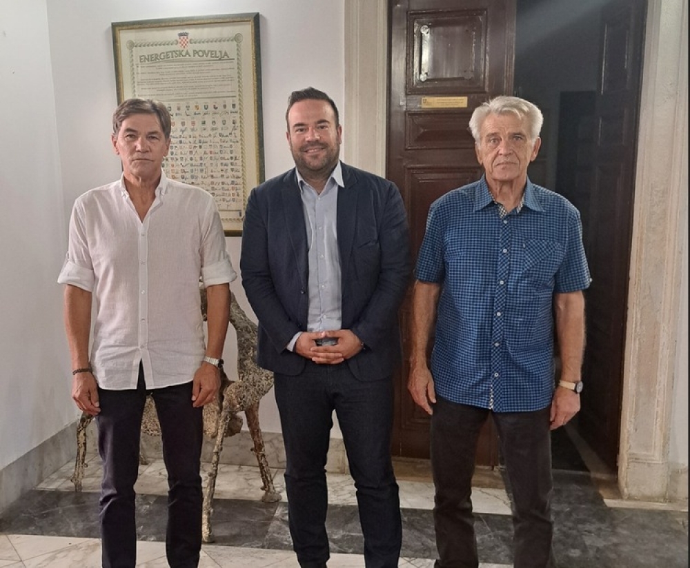 Časnici HRZ, piloti Vladimir Mikac i Željko Jelenić na prijemu kod ...