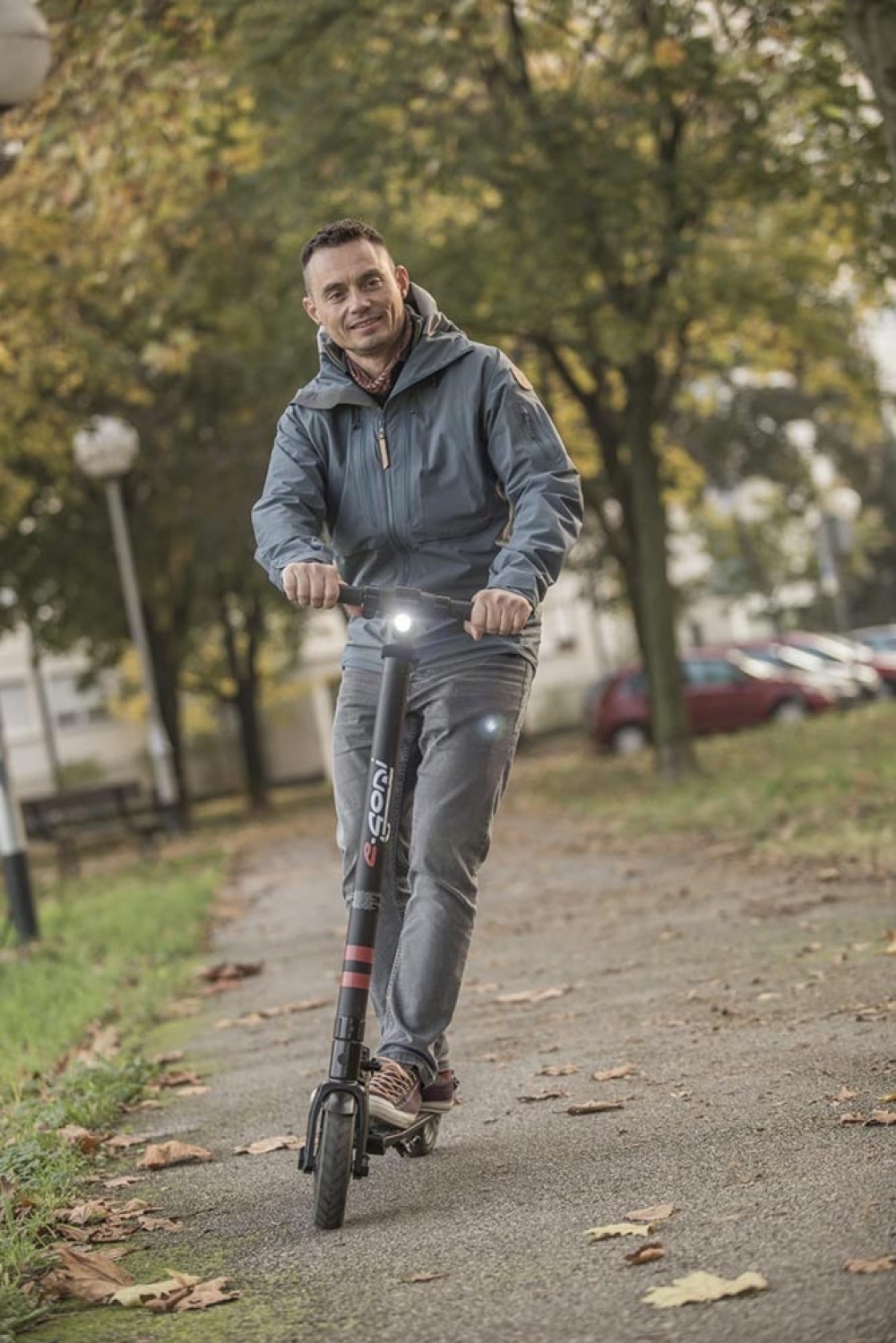 Električni romobili brži od 25 km na sat bit će zabranjeni